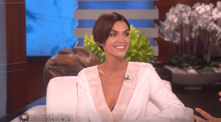 Ruby Rose reconoce que es humana y puede padecer acné