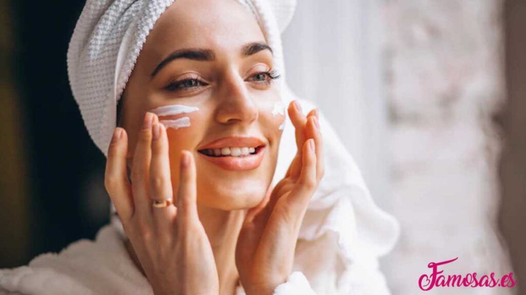 4 pasos esenciales para iniciar una rutina de cuidado facial | Famosas.es